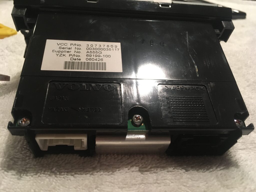 Changing the Color of your Volvo P1 Infotainment Screen (S40/C30/C70)