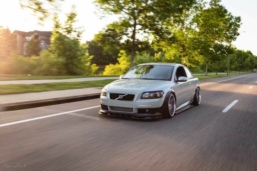 Tom Cavey's 2009 Volvo C30 R Design on ImportSauce.com